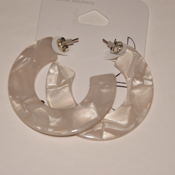 Icing | Jewelry | New Silver 5mm Resin Hoop Earrings White Nwt | Poshmark